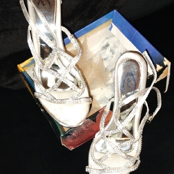 Italina | Shoes | Italina Silver Strappy Heels | Poshmark